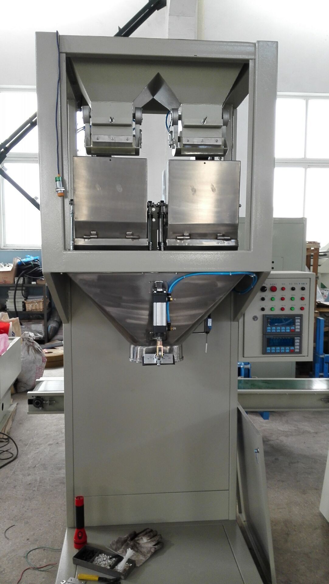 Semi Automatic Granule Packing Machine Seed Bagging Equipment 220V - 380V